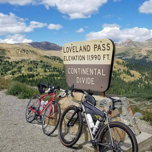 Denver Airport, Mountain & Ski Shuttle | Peak 1 Express